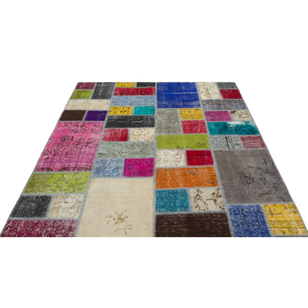Latitude Vive Lupton Iskece Hand-Knotted Wool Pink/Red/Blue Rug ...