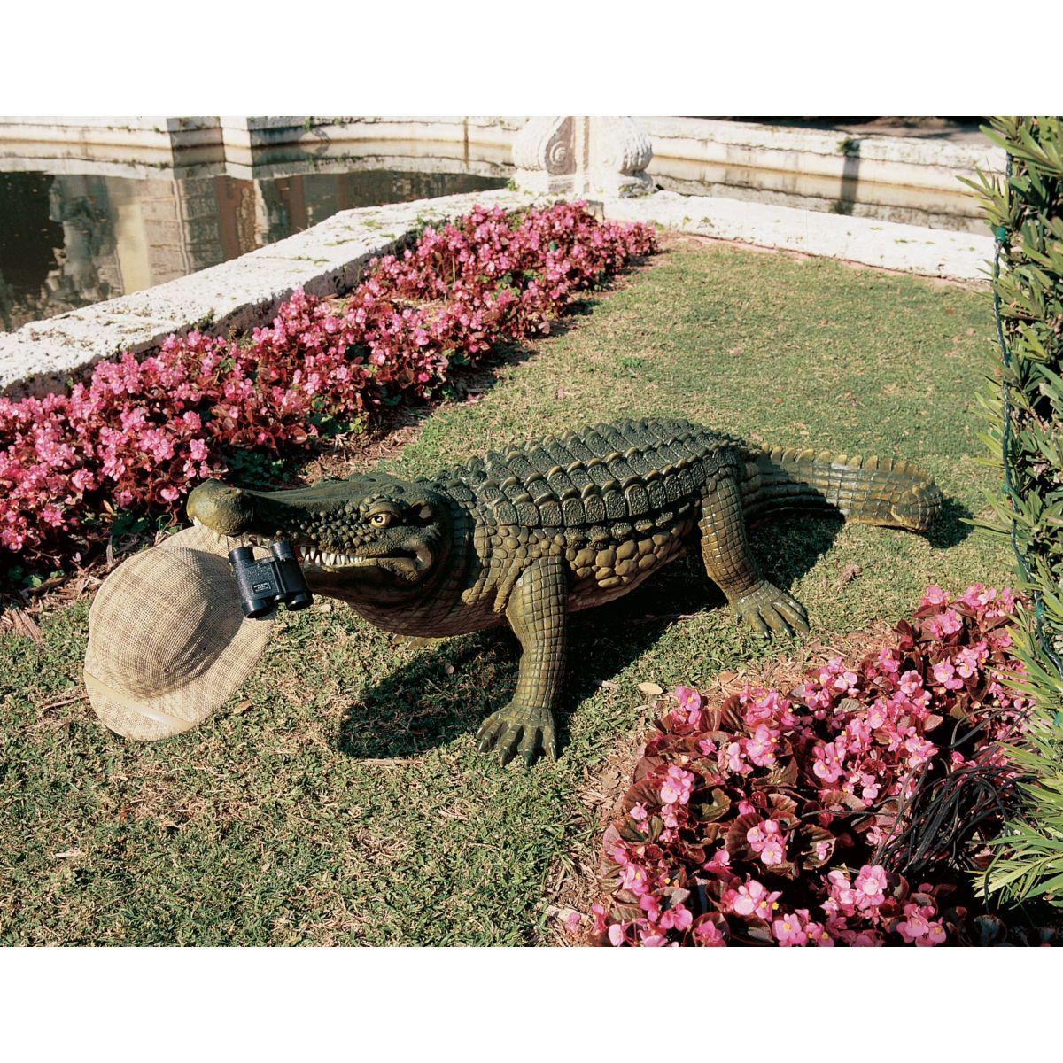 Design Toscano The Gargantuan Garden Gator Statue & Reviews | Wayfair