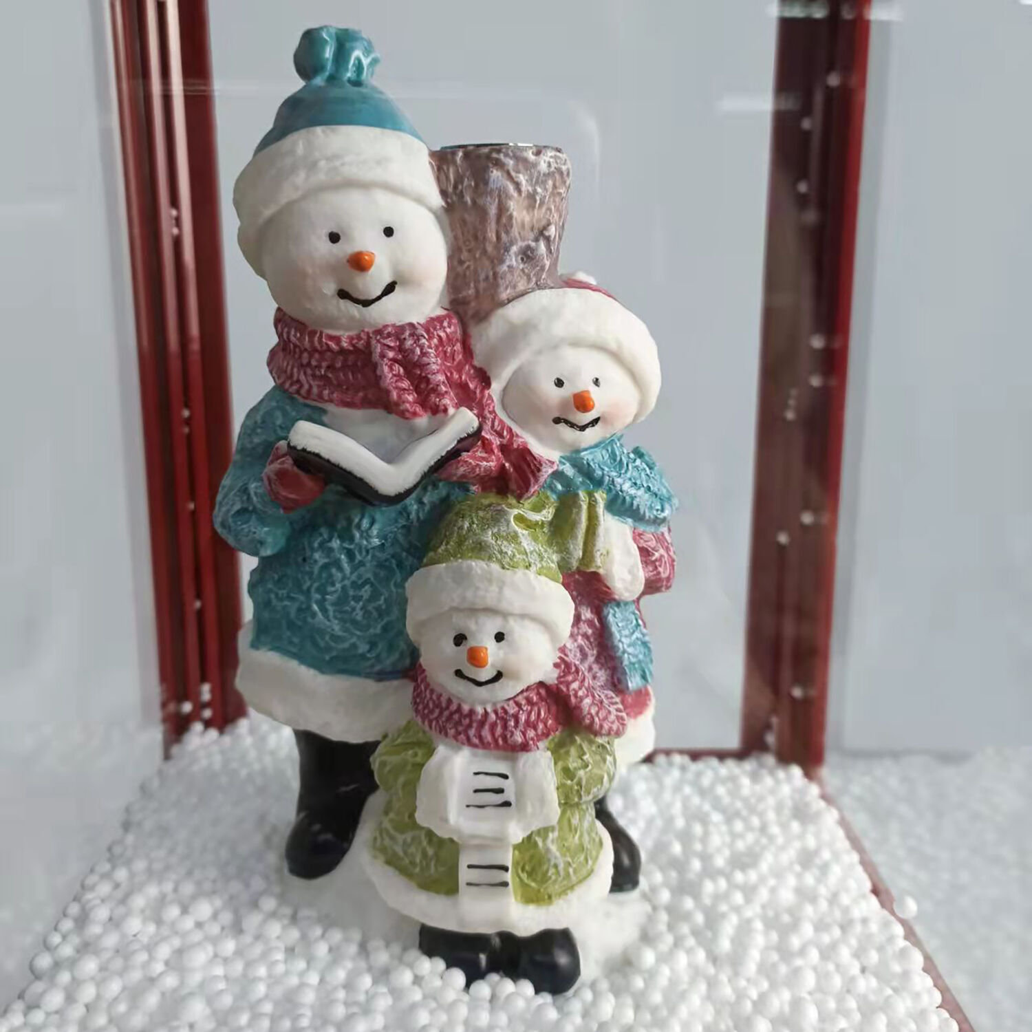 Christmas Time Mini Musical Snowy Street Lamp with Snow Family Scene ...