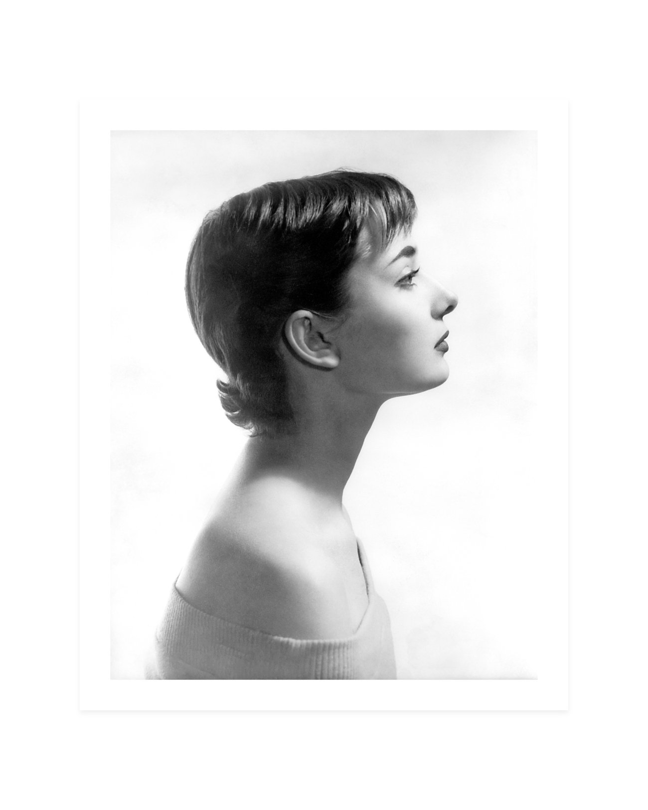 Globe Photos Entertainment Audrey Hepburn Classical Profile Portrait Globe Photos Entertainment Audrey Hepburn Classical Profile Portrait