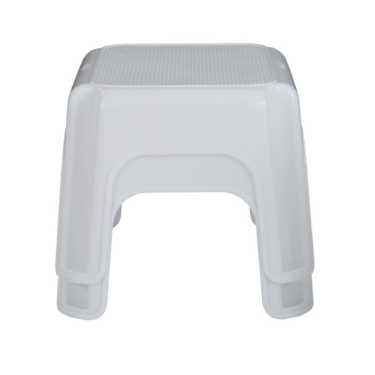 Rubbermaid Durable Roughneck Plastic Family Sturdy Small Step Stool ...