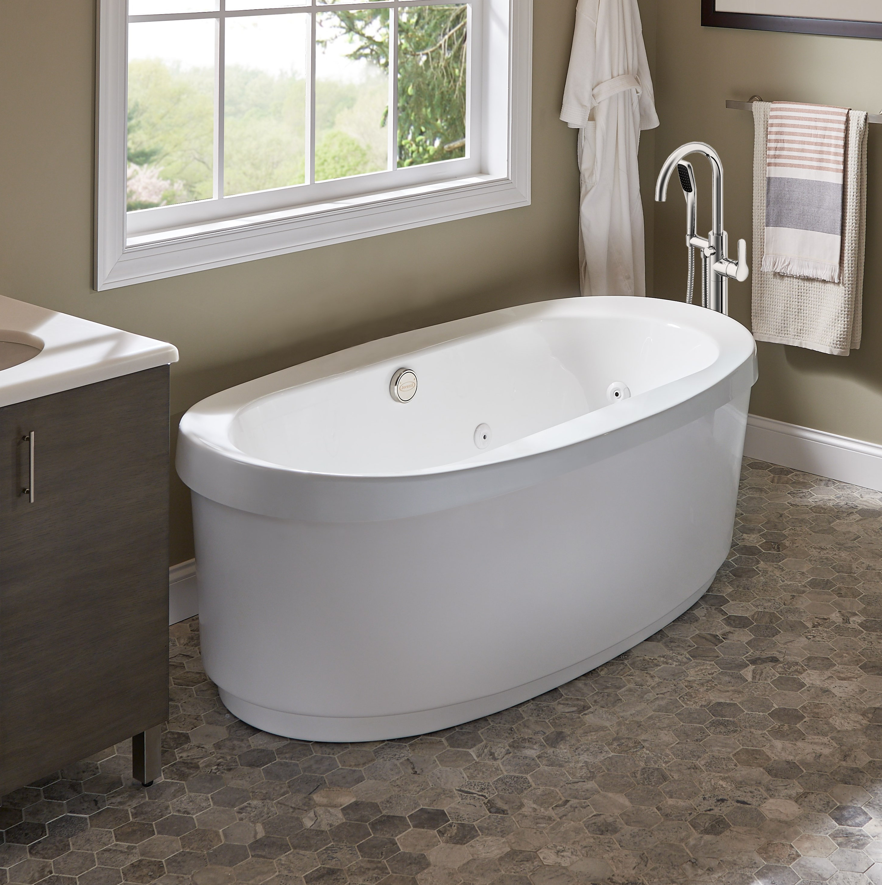 JACUZZI® Inizio™ 65.5" x 35.625" Freestanding Whirlpool Bathtub | Wayfair