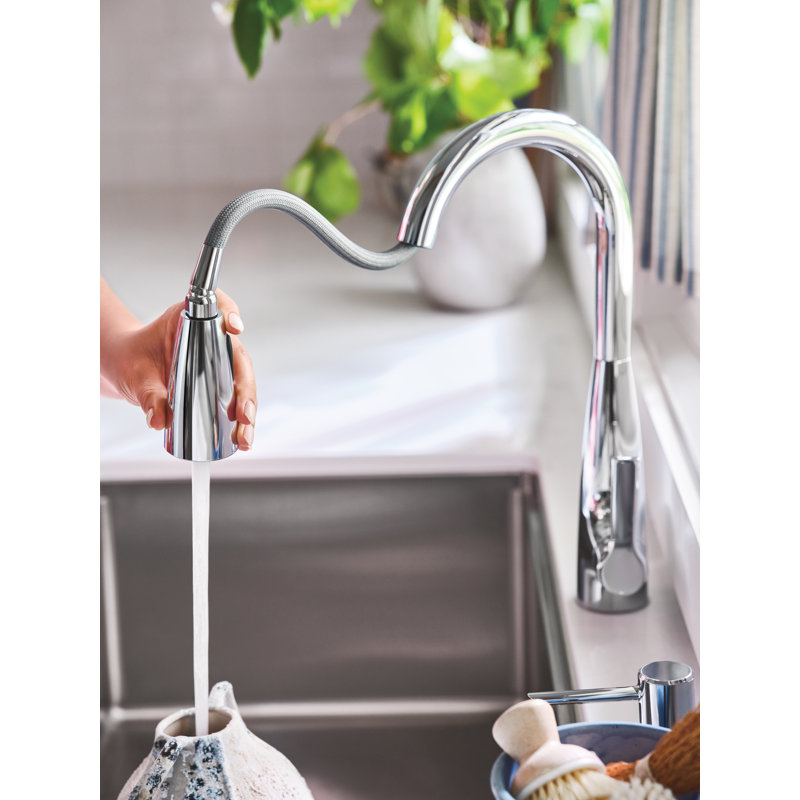 Moen Haelyn Touchless Single-Handle Pulldown Sprayer Kitchen Faucet ...