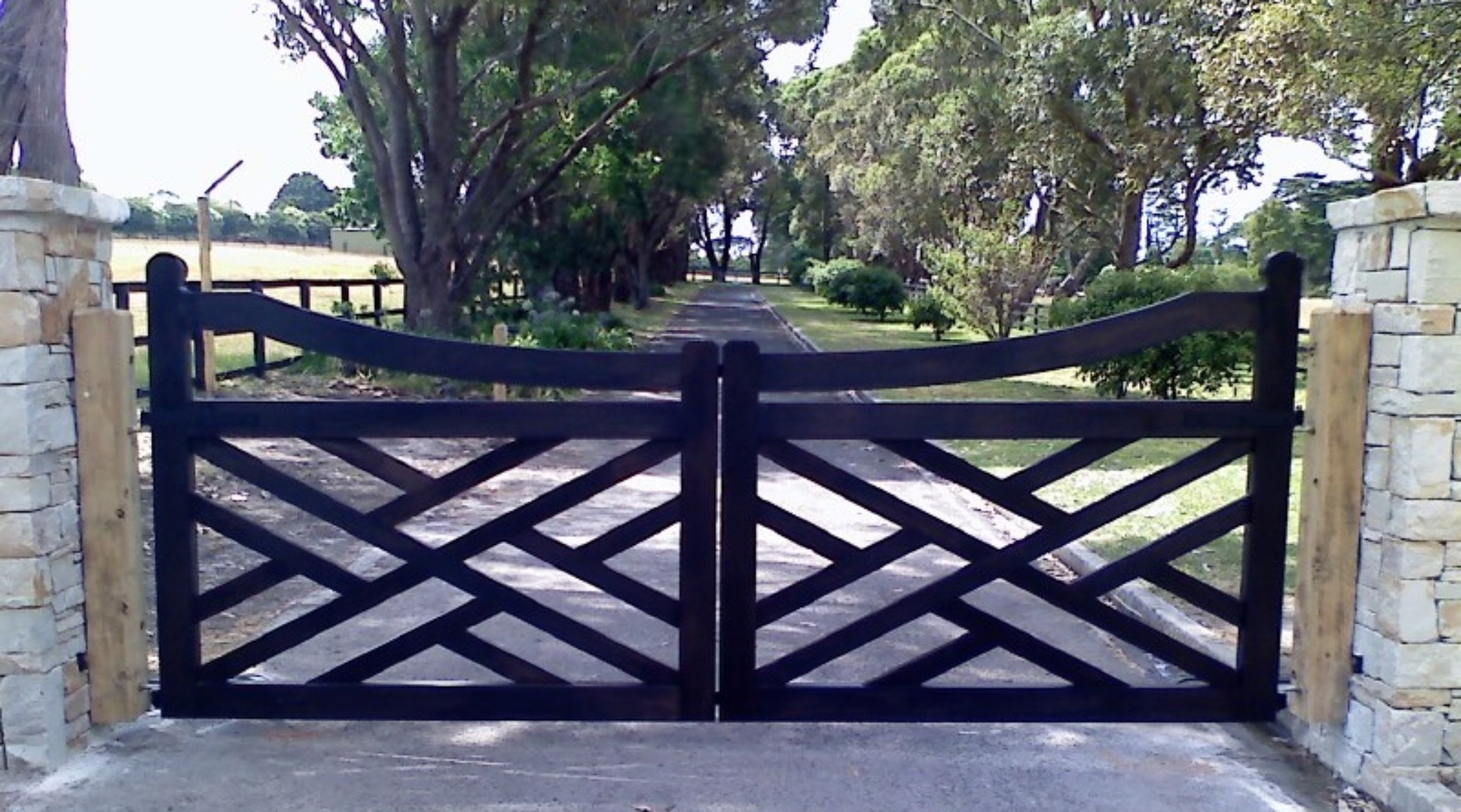 TAIMCO Simple Metal Driveway Gate | Heavy Duty Entrance Gate | Custom ...