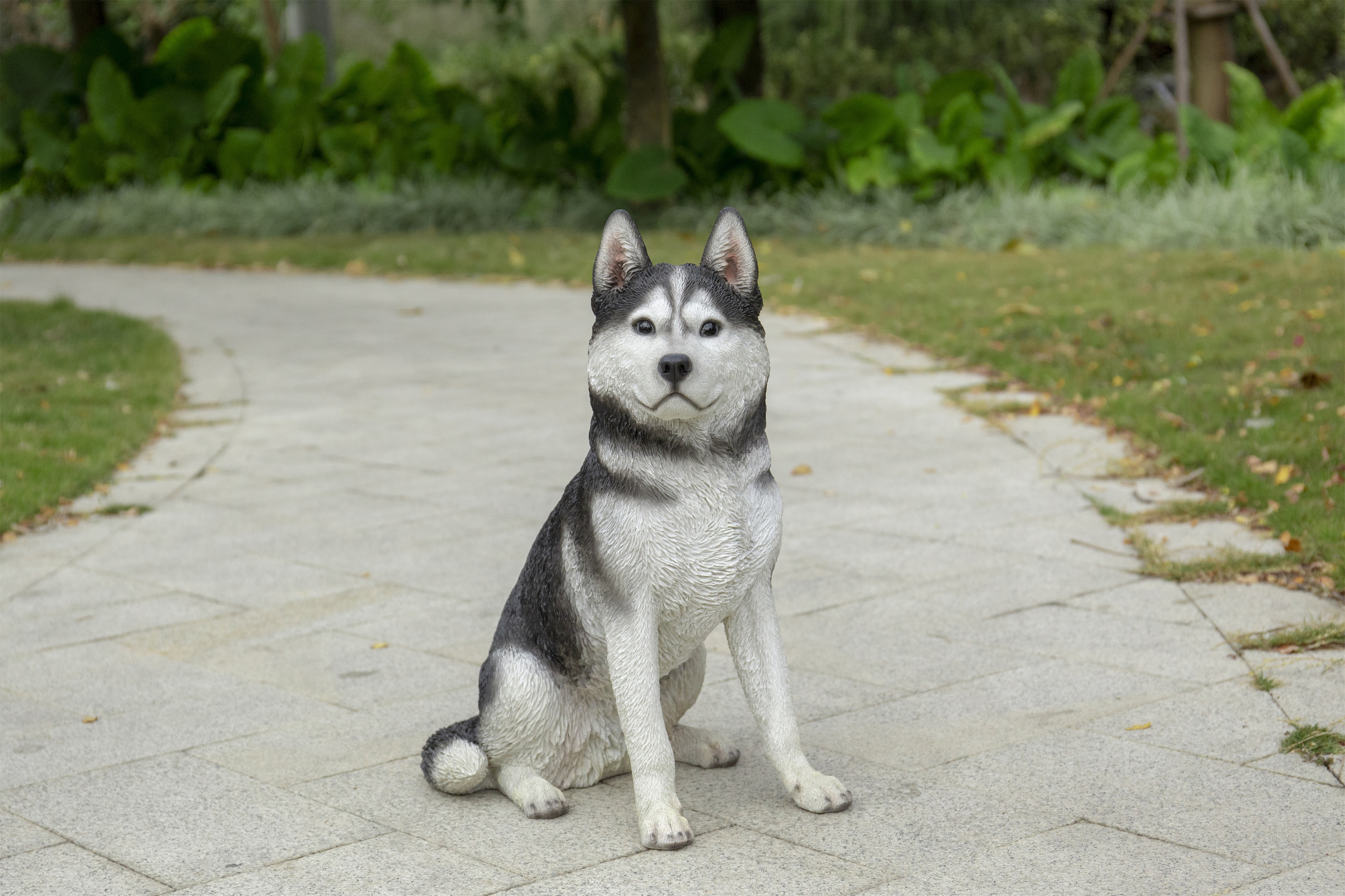 Hi-Line Gift Ltd. Siberian Husky Sitting & Reviews | Wayfair