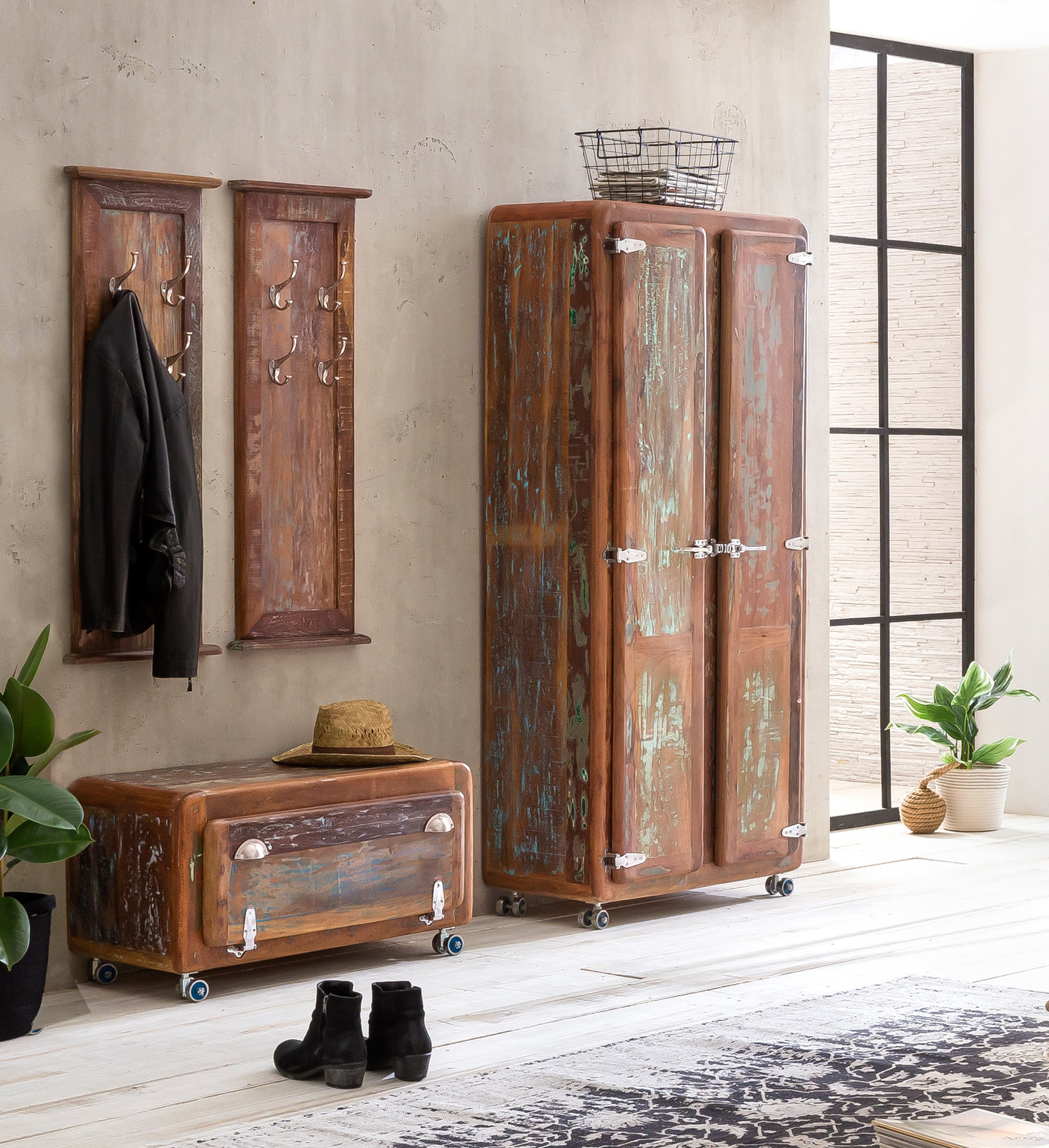 Gracie Oaks Penelope Reclaimed Wood Solid Wood Hall Tree with Shoe ...