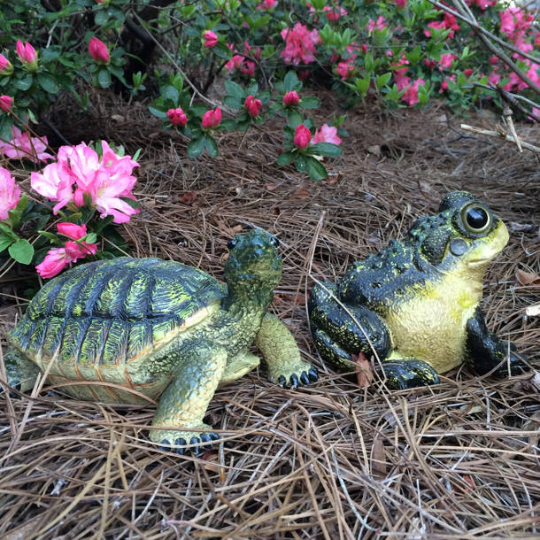 HomeStyles Call of the Wild Large Bullfrog Toad Garden Statue & Reviews ...