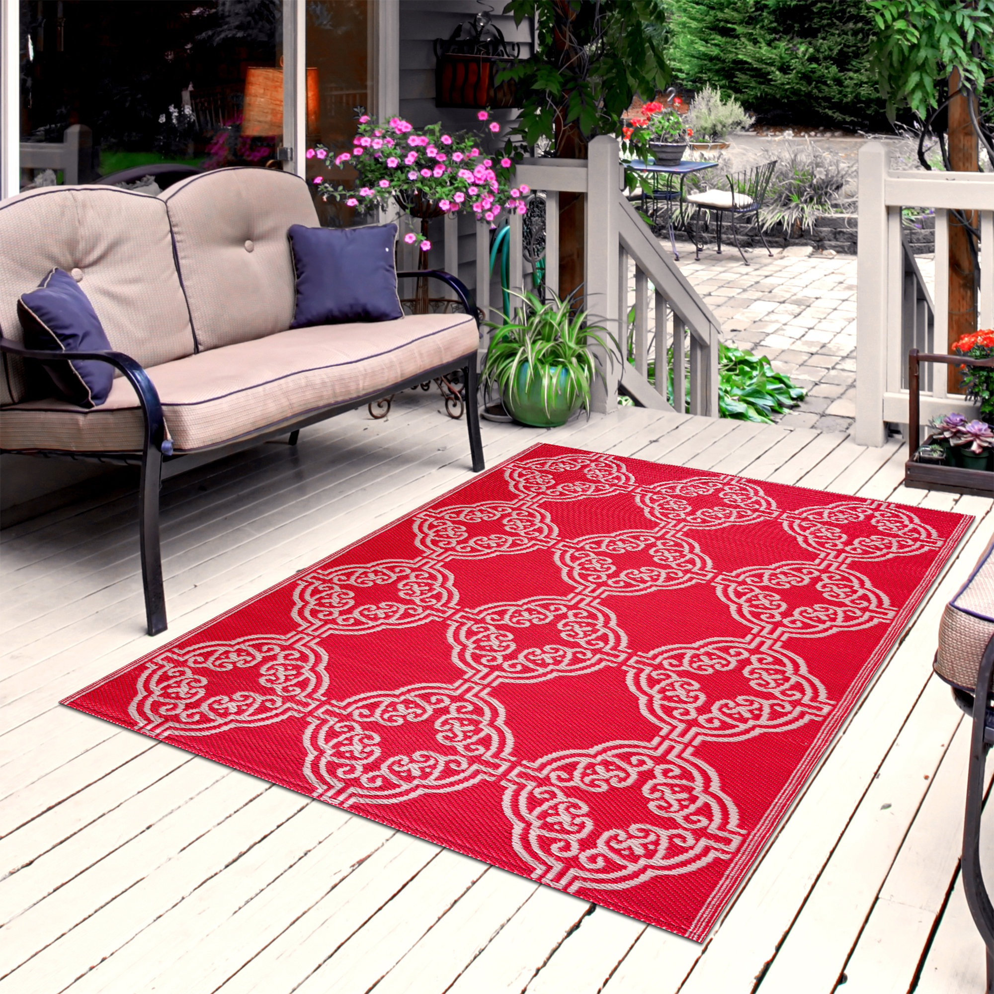 Winston Porter Balazs Reversible Outdoor 100% Recycled Plastic Area Rug ...