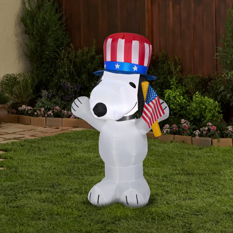 Gemmy Industries Peanuts Patriotic Snoopy with Hat and Flag Inflatable ...