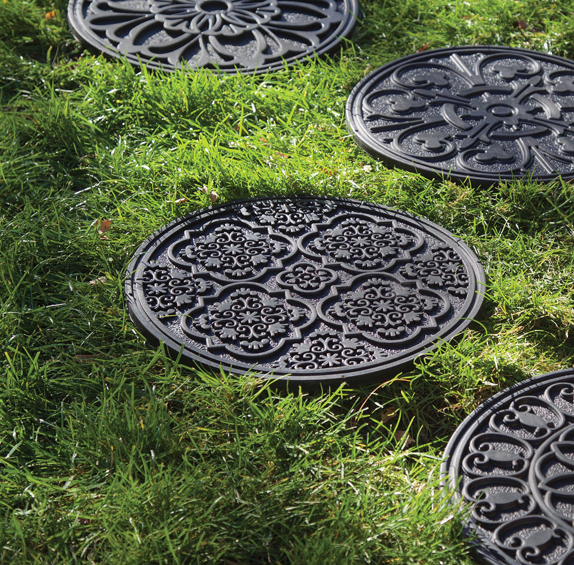 HFLT Medallion Round Stepping Stone & Reviews | Wayfair