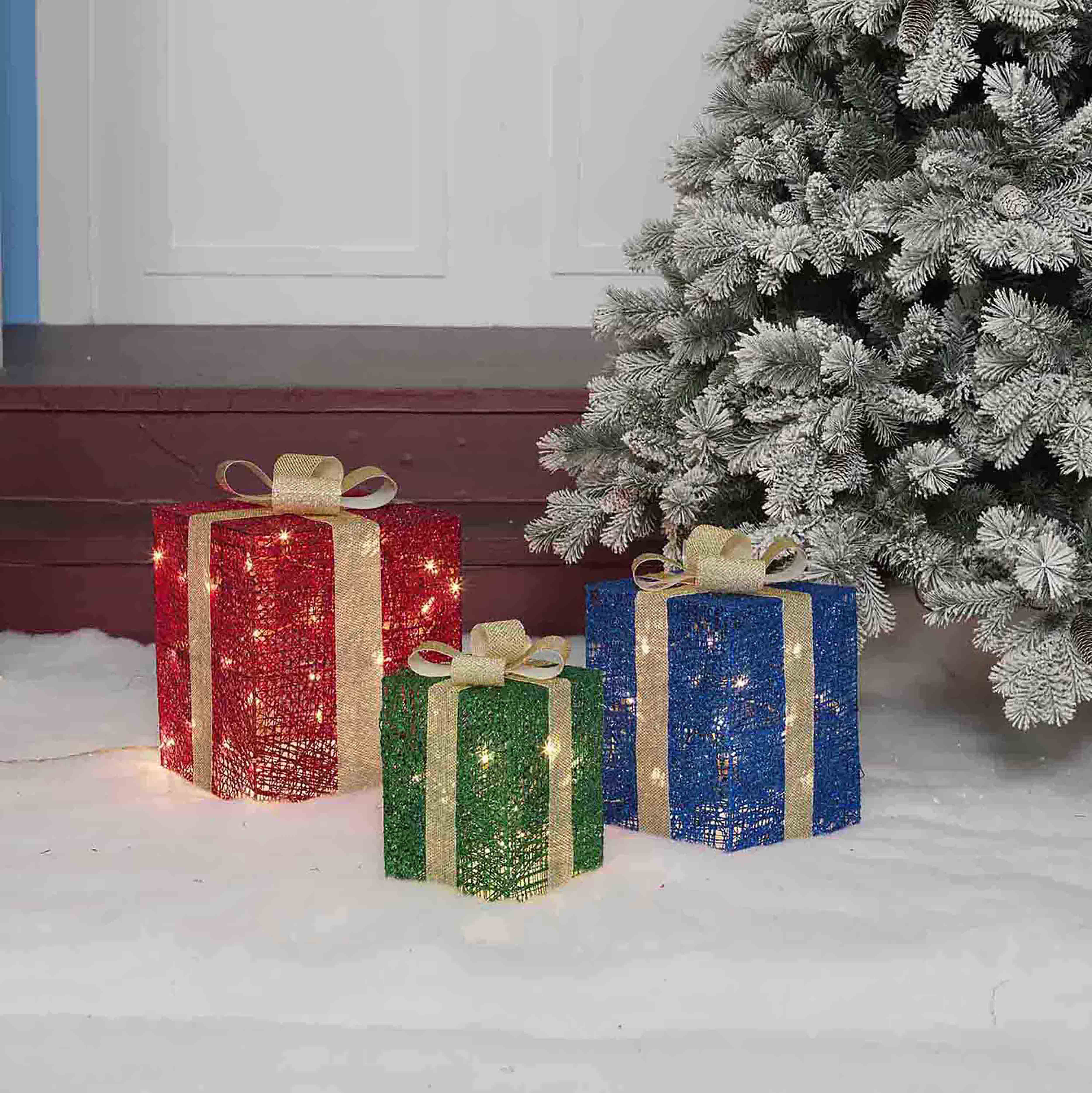 The Holiday Aisle® 3 Piece Gift Box Lighted Display Set | Wayfair