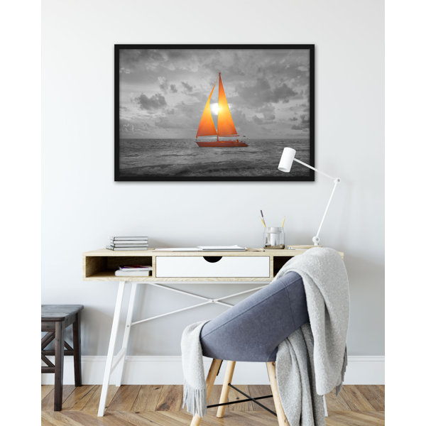 Küstenhaus Gerahmtes Poster Segelboot nahe der Küste | Wayfair.de