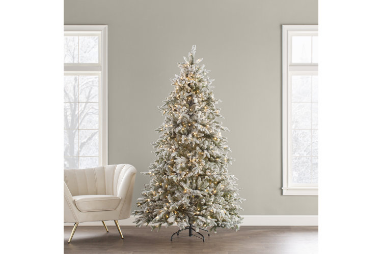 What Is a Flocked Christmas Tree: Your Guide for This Holiday Season ...