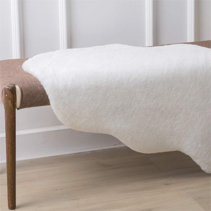 HERVEY White Faux Rabbit Fur Rug Luxury Soft Faux Fur Novelty Rug ...
